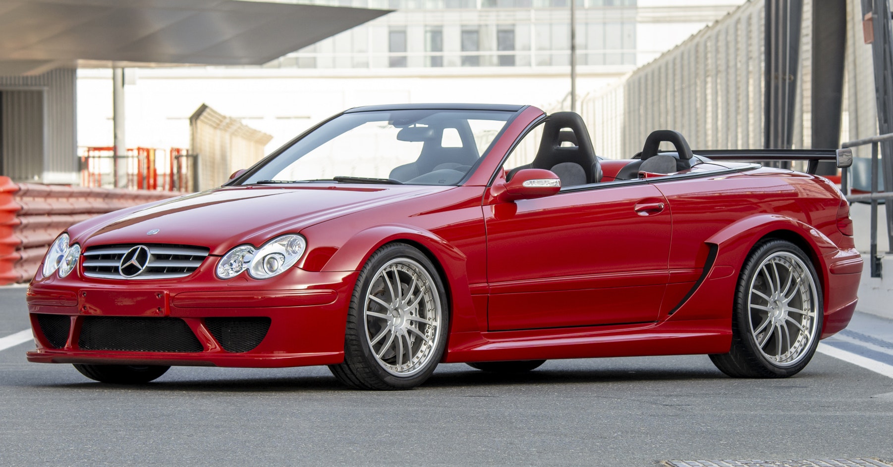 Glem Black Series – denne CLK AMG DTM | bilmagasinet.dk