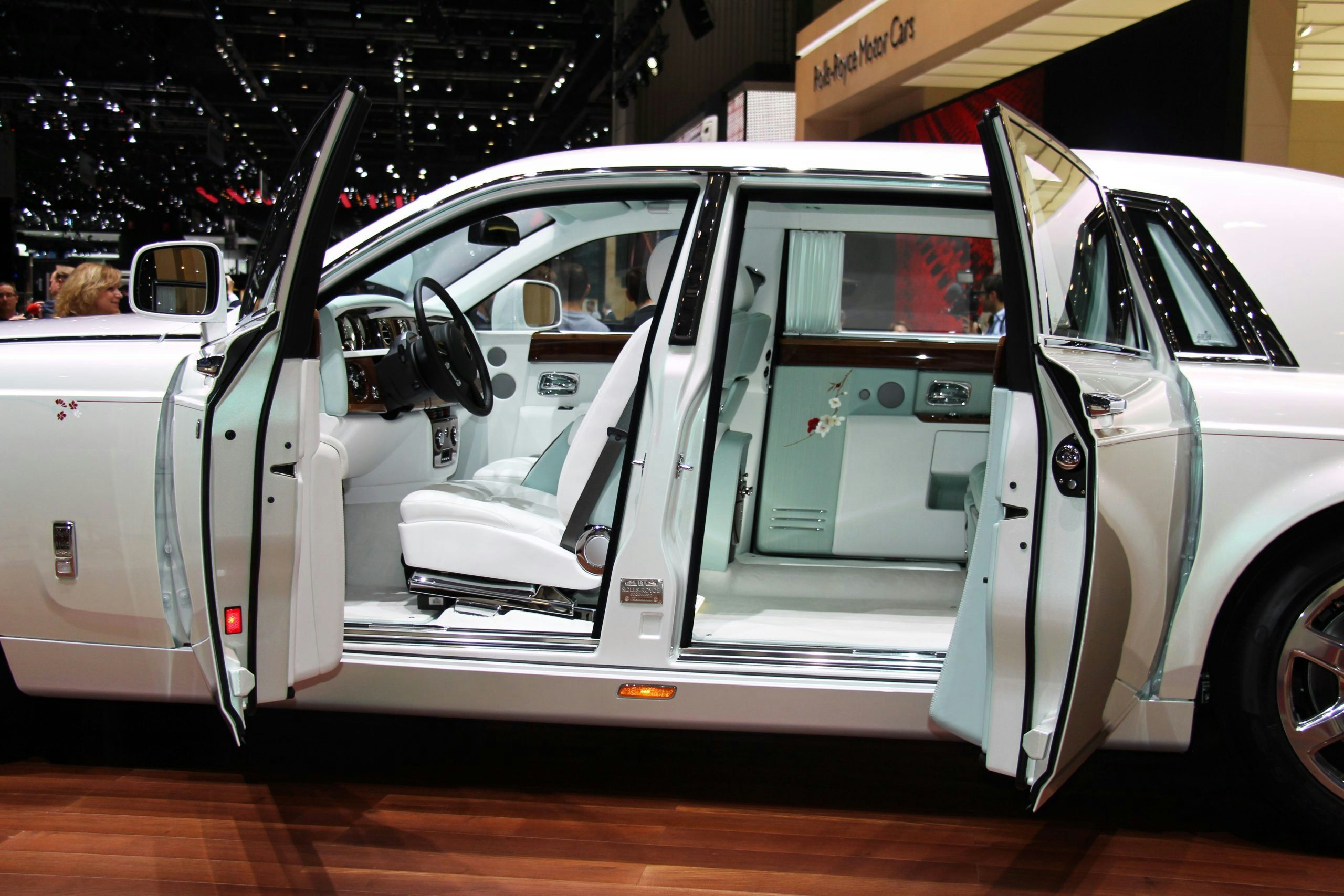 12 kæmpebiler i Genève | bilmagasinet.dk