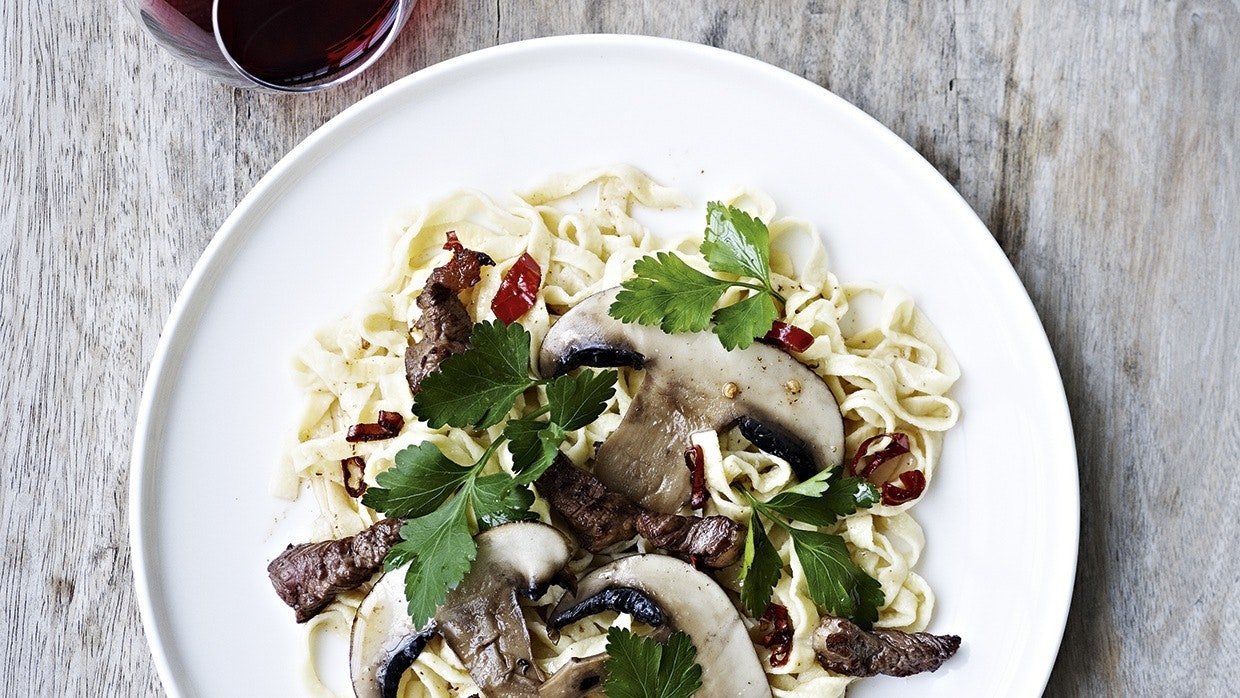 Hjemmelavet pasta med svampe og oksemørbrad | bo-bedre.no