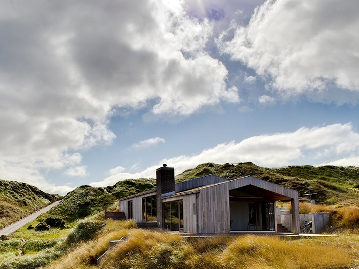 Arkitekttegnet hytte i ett med naturen | Bo-bedre.no