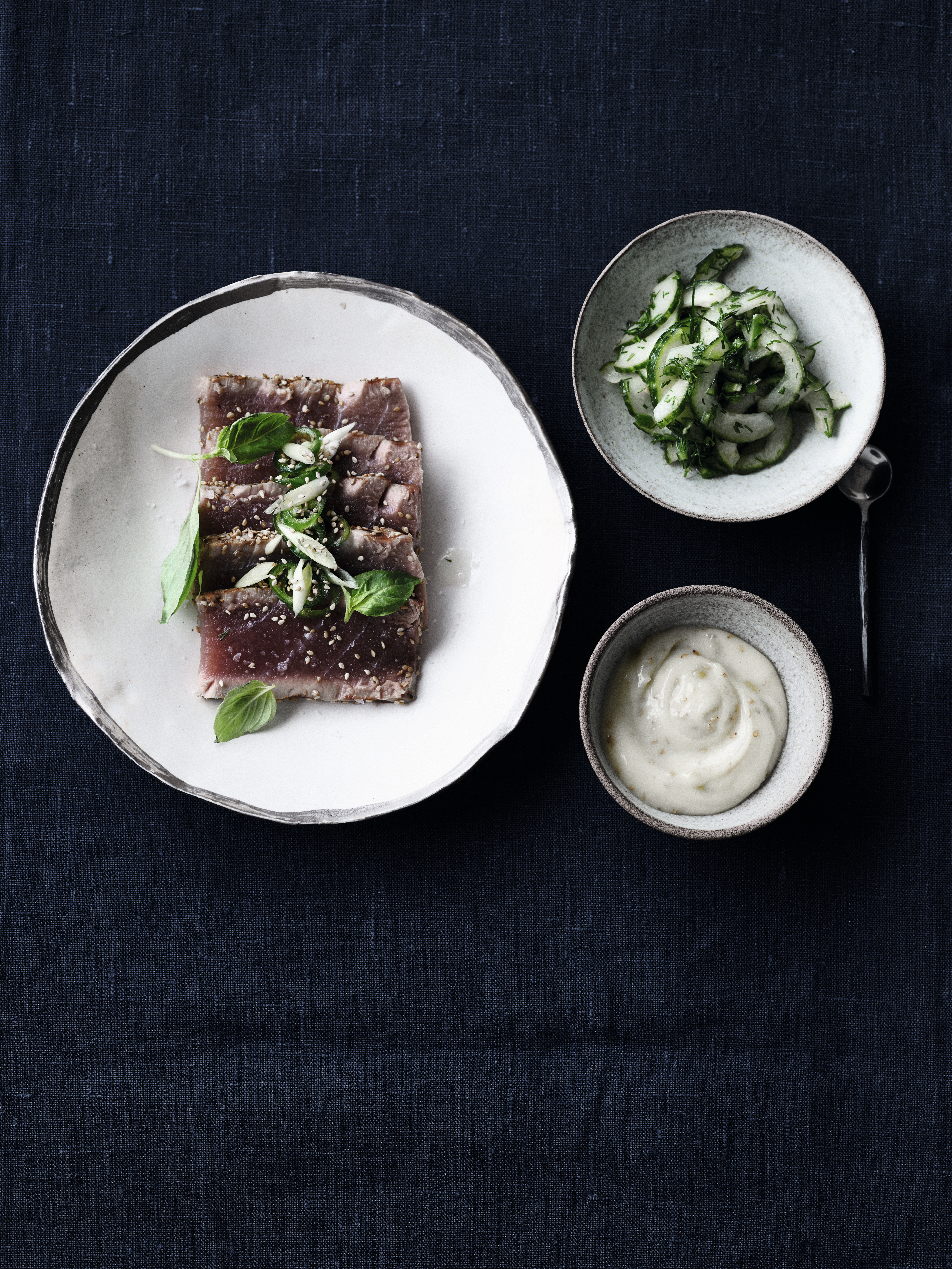 Tuntatar | Forret med tun, sprød malt og koriandercreme | bobedre.dk