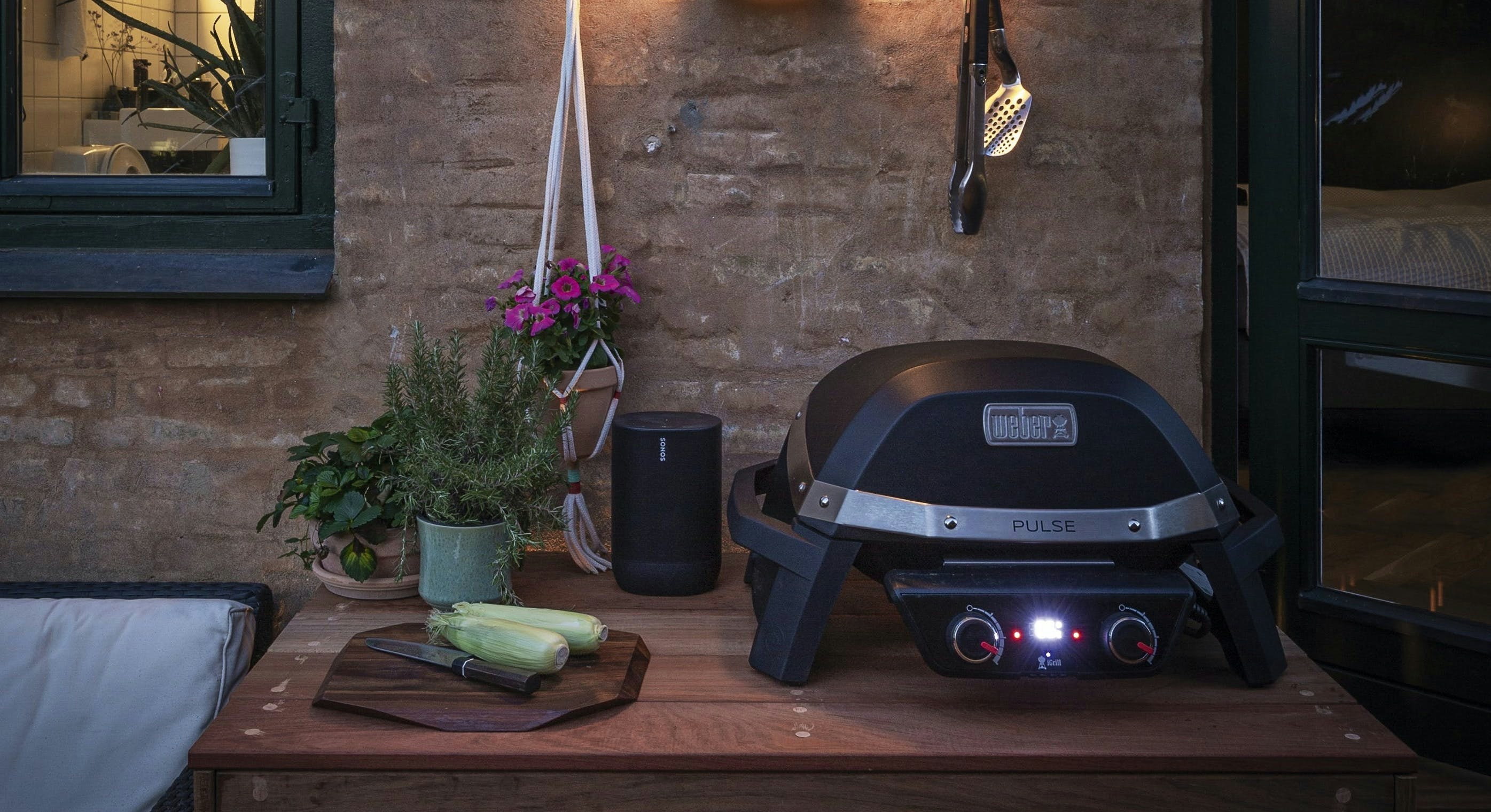 Video: lyd, lys og en smart grill på gadgetekspertens altan | bobedre.dk