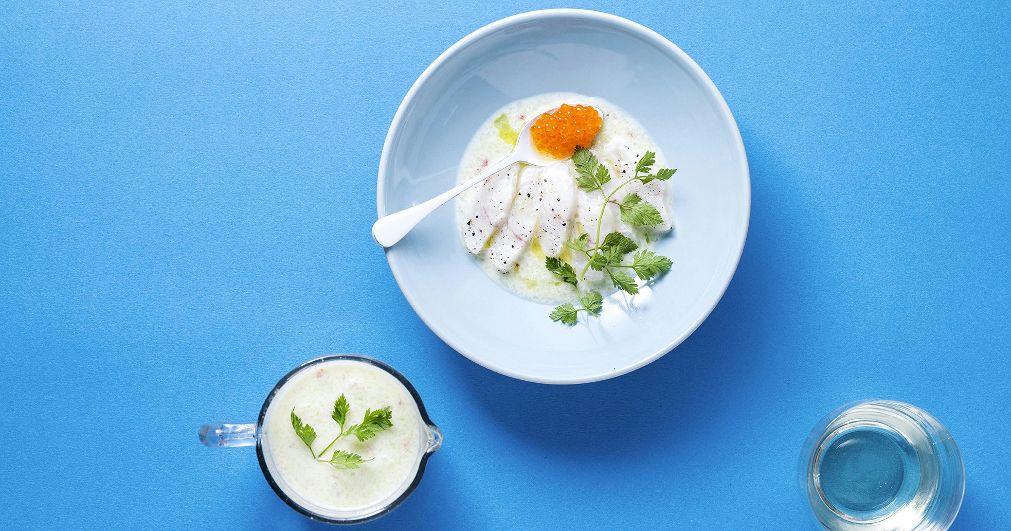 Opskrift på sommermad: Multe i agurkesuppe med ørredrogn | bobedre.dk