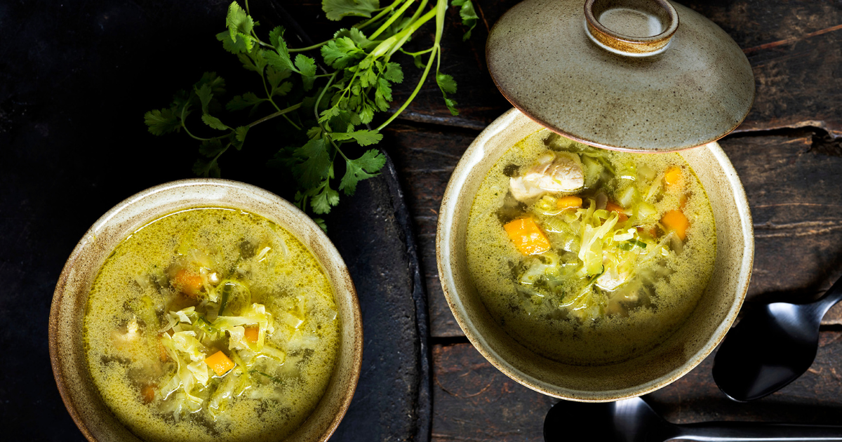 Få den skønneste opskrift på kyllingesuppe i grøn karry! | bobedre.dk