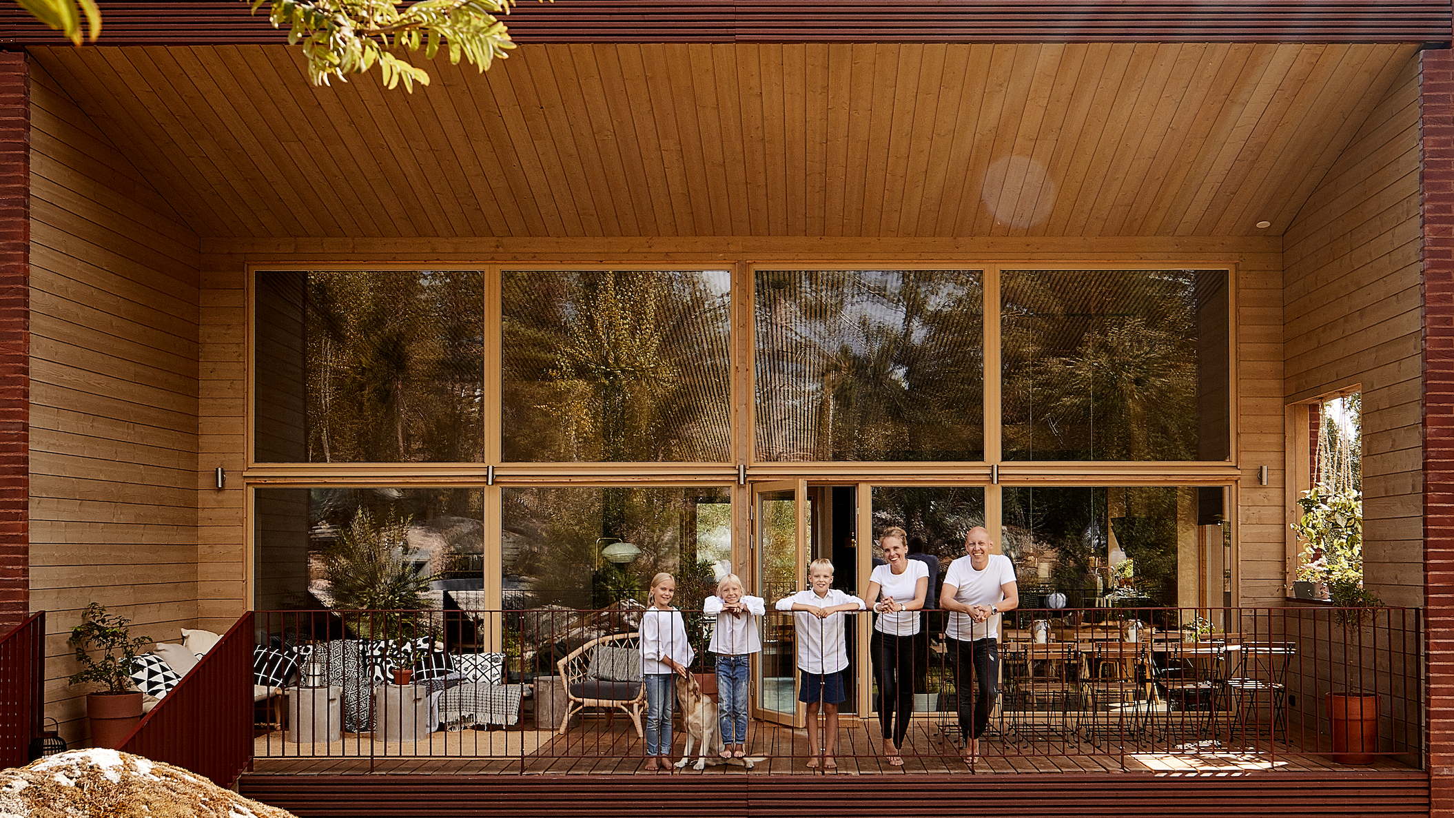 Finsk træhus med mikrocement, sauna og pool | bobedre.dk