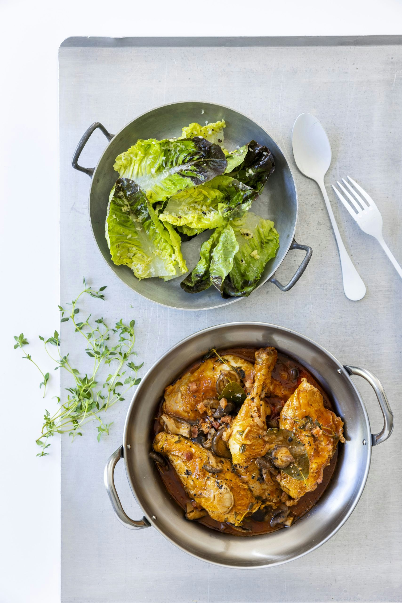 Opskrift på poulet chasseur: Fransk simreret med kylling i hvidvin ...