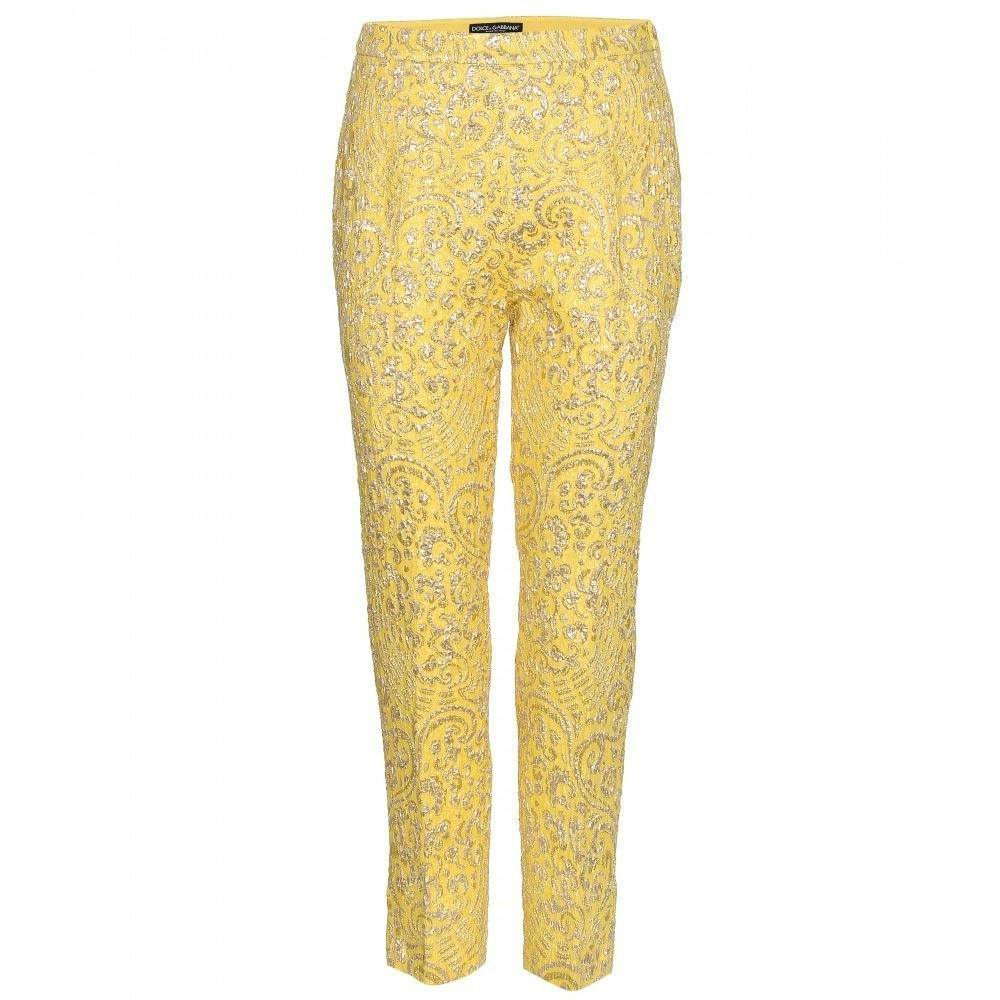 Slik styler du mønstrete bukser | Costume.no