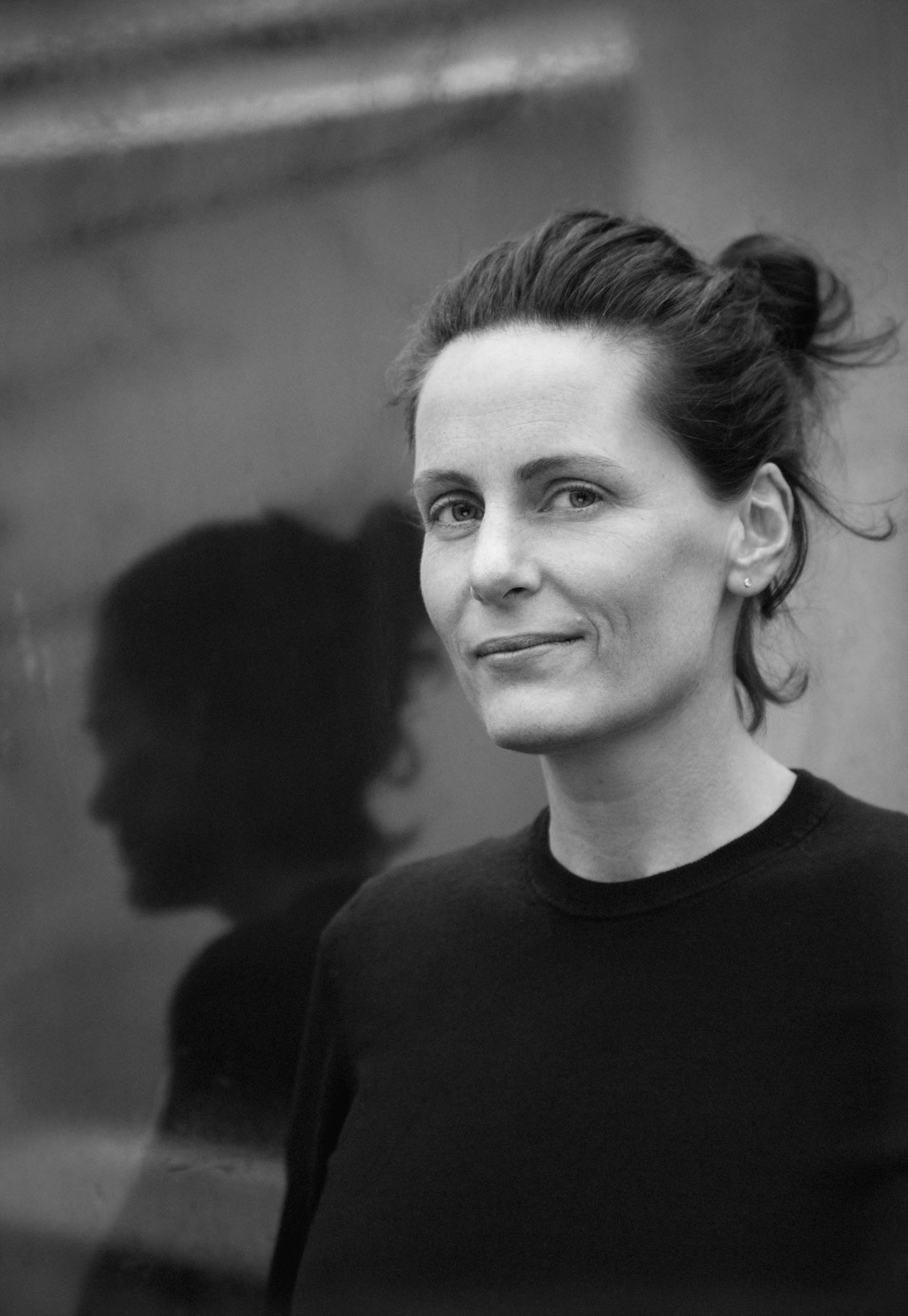 Den norske stjerneforfatteren setter ord på alt det vanskelige vi ikke ...