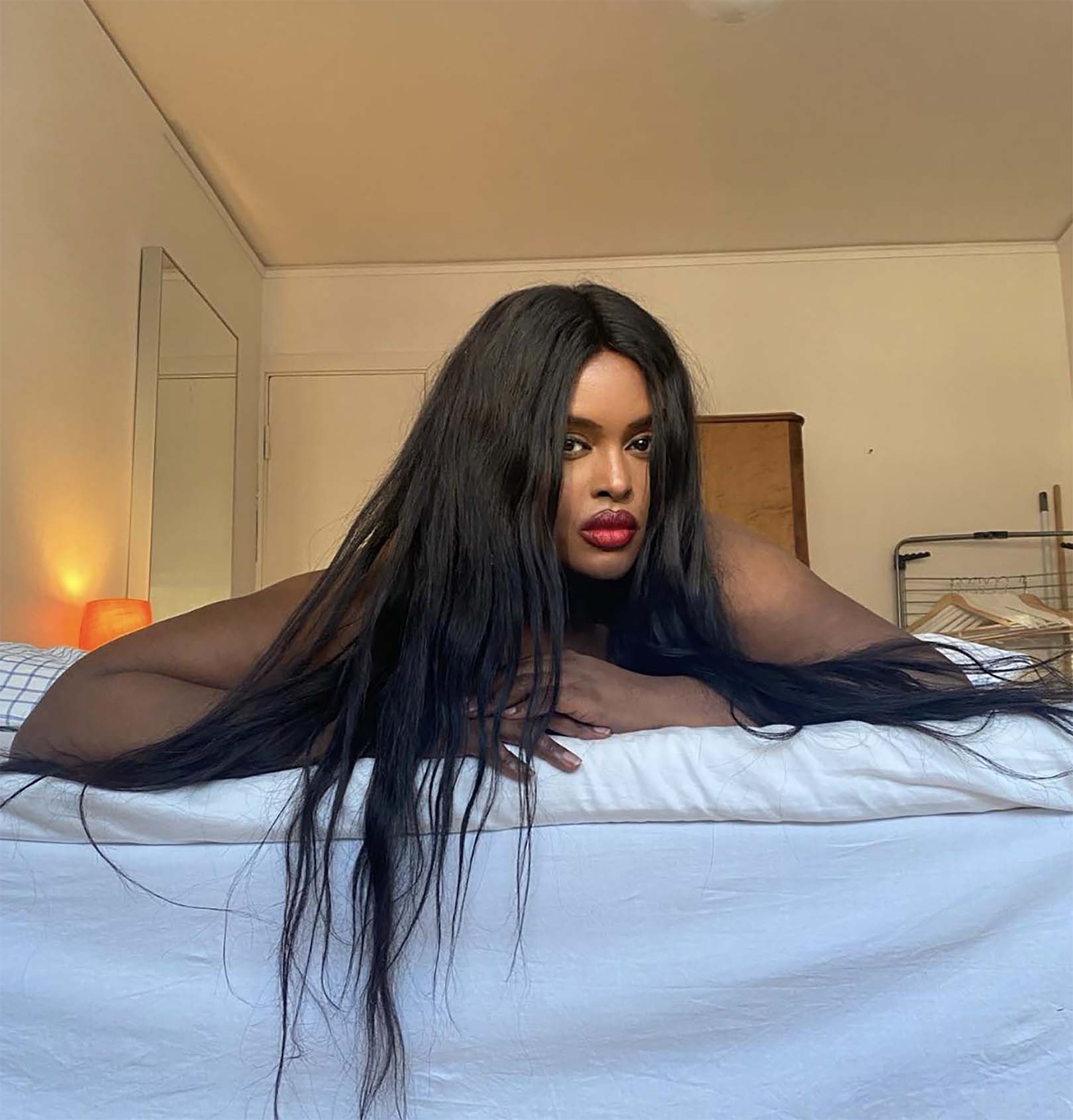 Ceval Omar: – Dette produktet er min største skjønnhetshemmelighet | costume.no