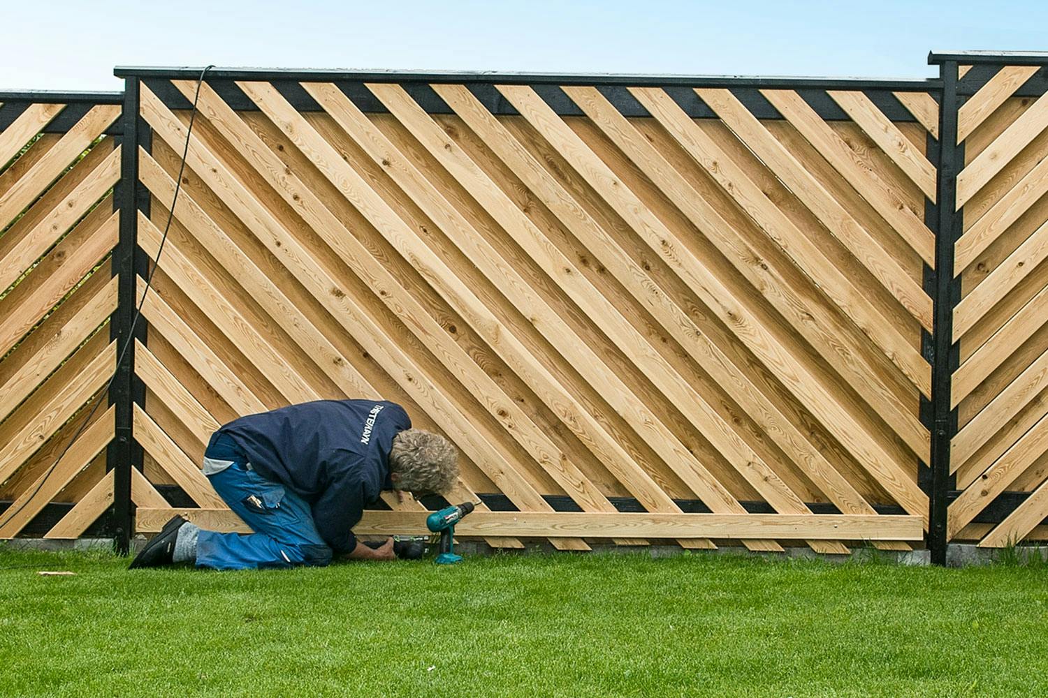 Gjerde - Lag enkelt gjerder, levegger og stakitt