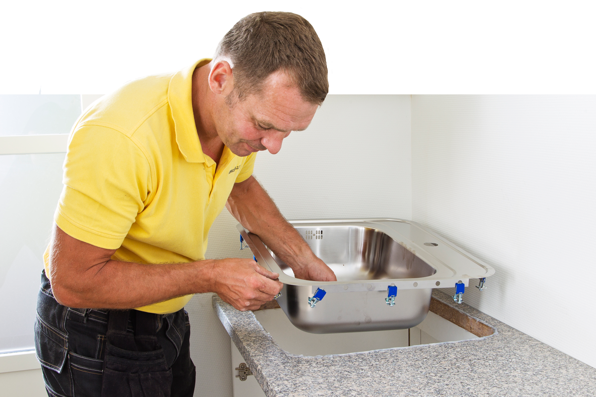 Køkkenvask: Slik setter du en vask i benkeplaten | Gjør Det Selv