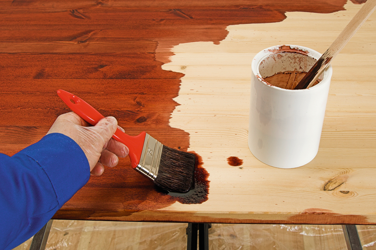 Kan jeg bejdse et bord af fyrretræ? | goerdetselv.dk