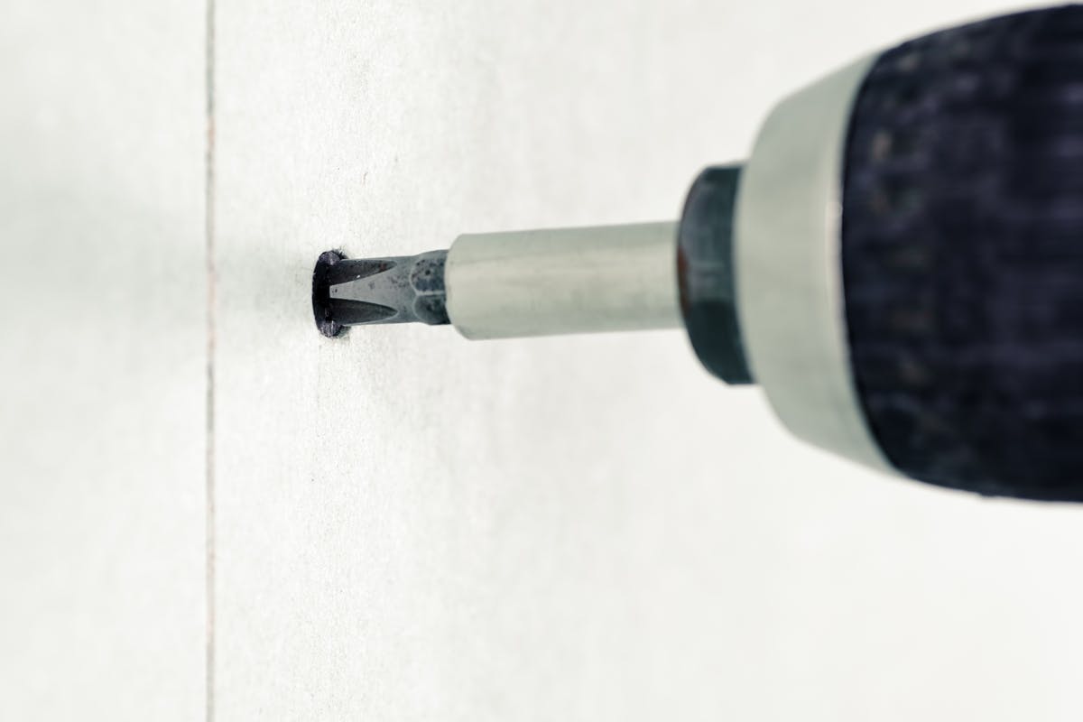 Gipsvegg: MÅ jeg bruke gipsskruer til gipsveggen? | Gjør Det Selv