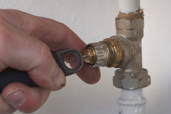 VIDEO: Fiks den kolde radiator | Gør Det Selv