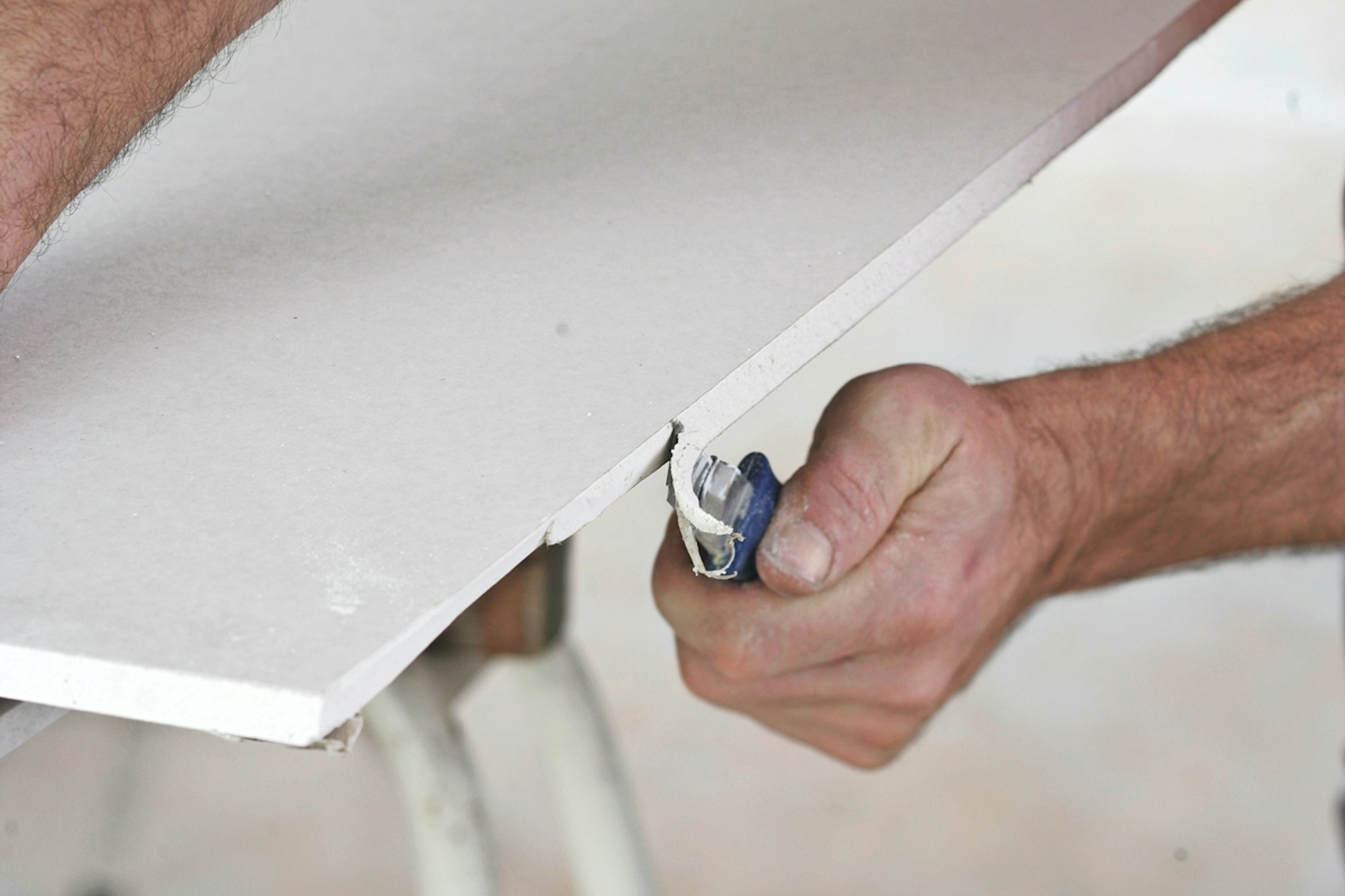 Så skär du i gipsskivor | Gör Det Själv