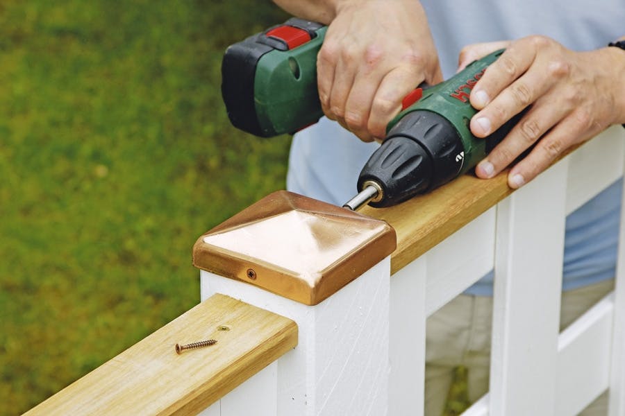 Gjerde - Lag enkelt gjerder, levegger og stakitt