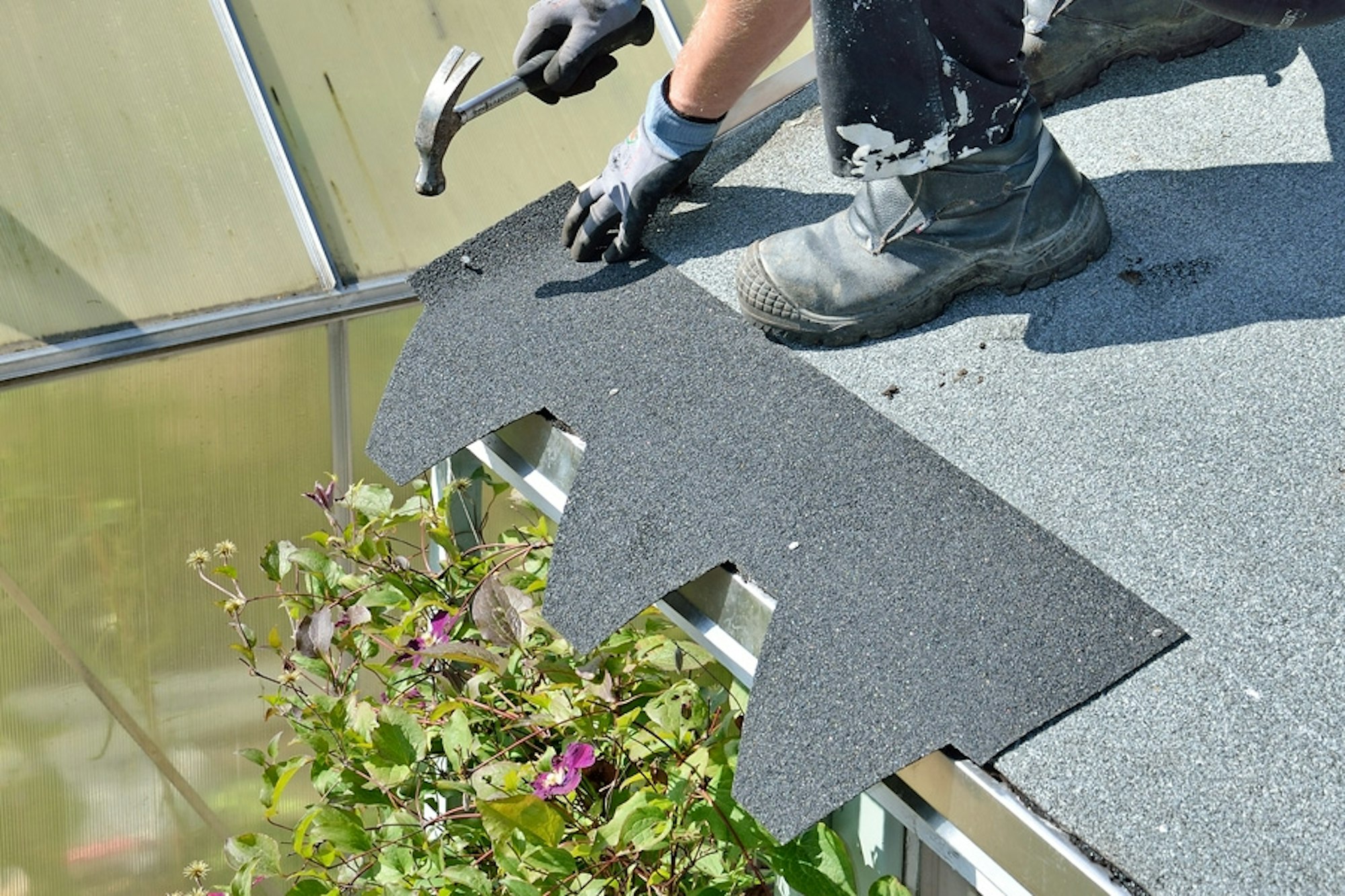 Tagpap shingles: Sådan lægger du tagpap shingles | Gør Det Selv