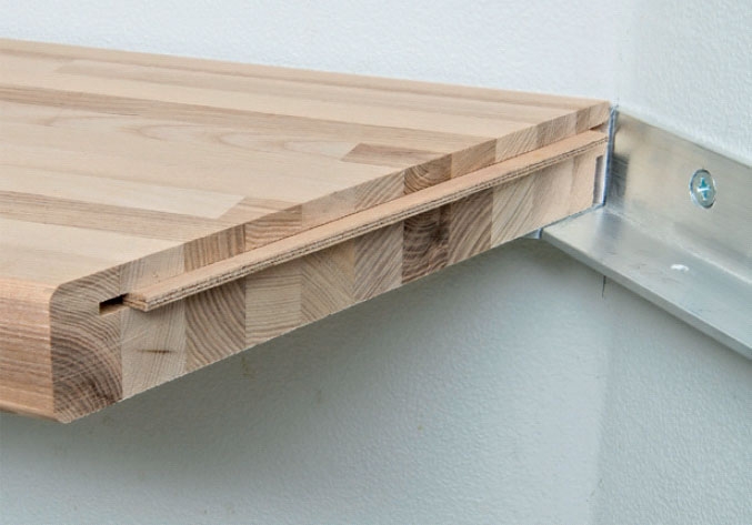 Svevende hyller med lys | Gjør Det Selv