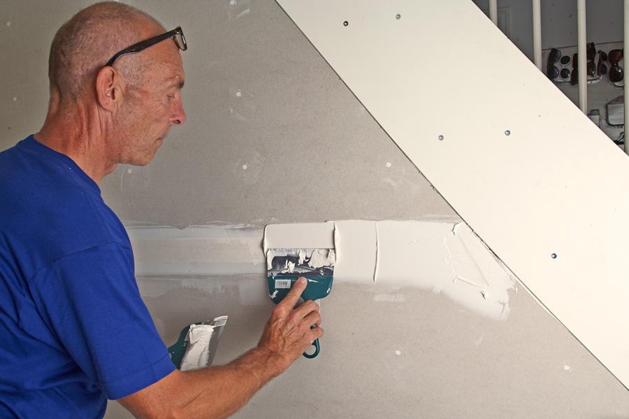 Så här bredspacklar du en vägg | Gör Det Själv