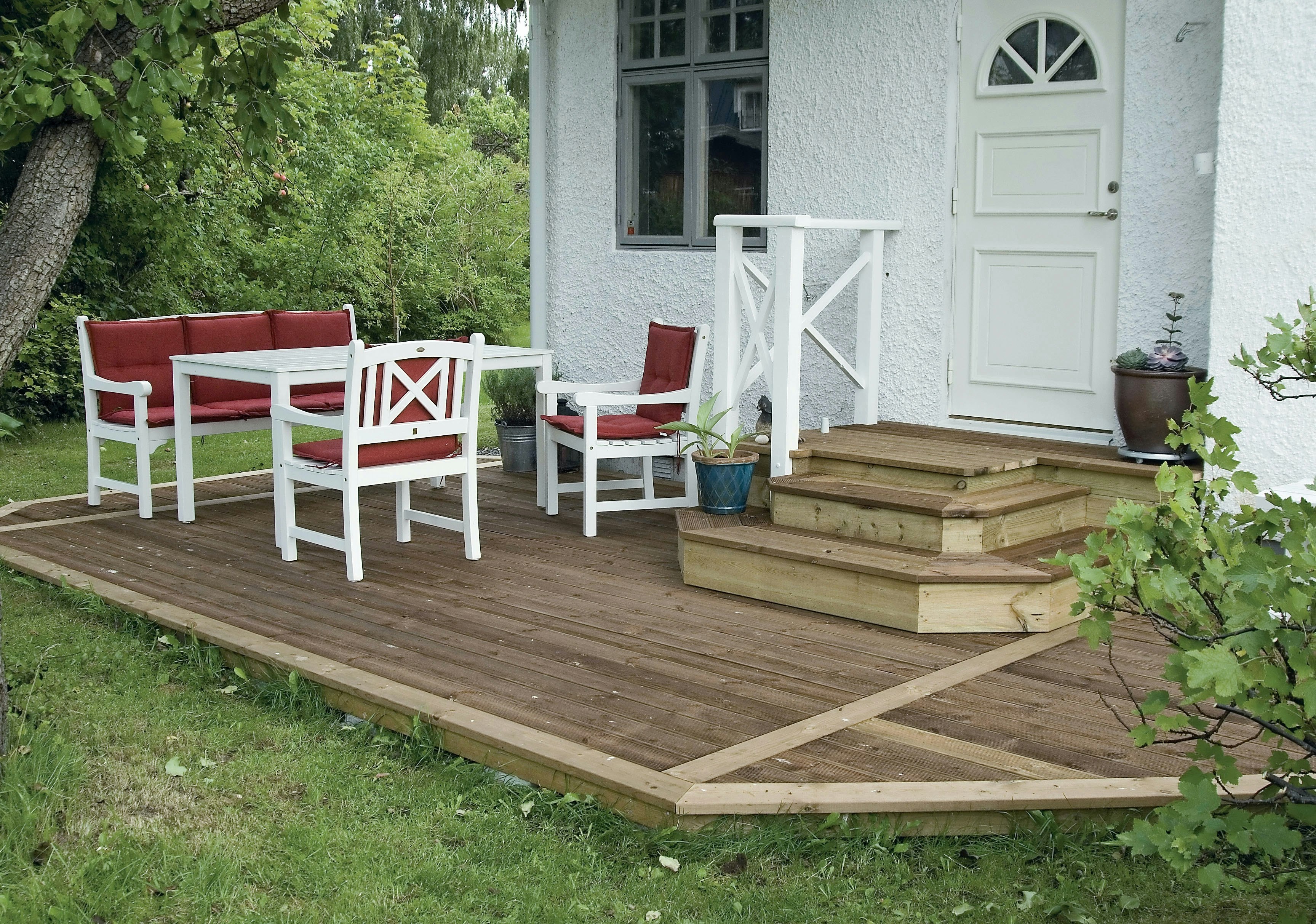 Lav terrasse med plass til fantasien | gjoerdetselv.com