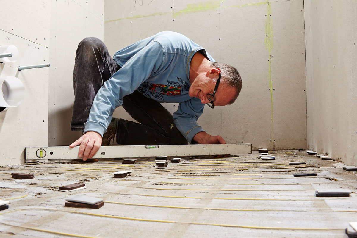 Klinker: Så här lägger du klinkergolv i badrummet | Gör Det Själv