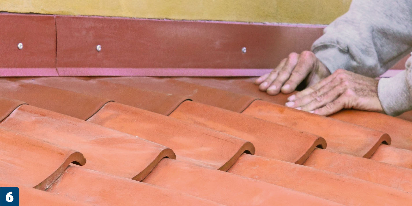 6 tagreparationer du kan klare på en dag | Gør Det Selv