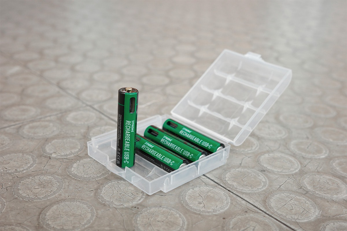 Fiksut paristot USB-laturilla | teeitse.com
