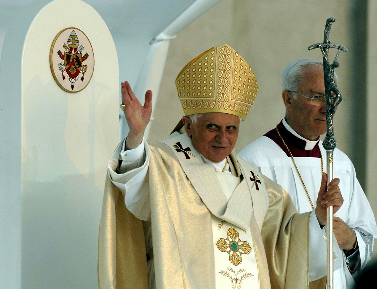 Varför byter påven namn? | varldenshistoria.se