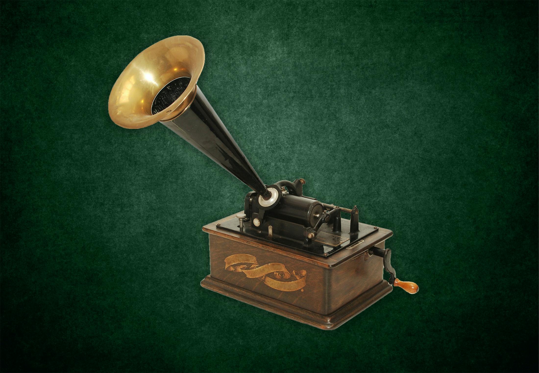 Pladespilleren: Fra fonograf til grammofon | historienet.dk