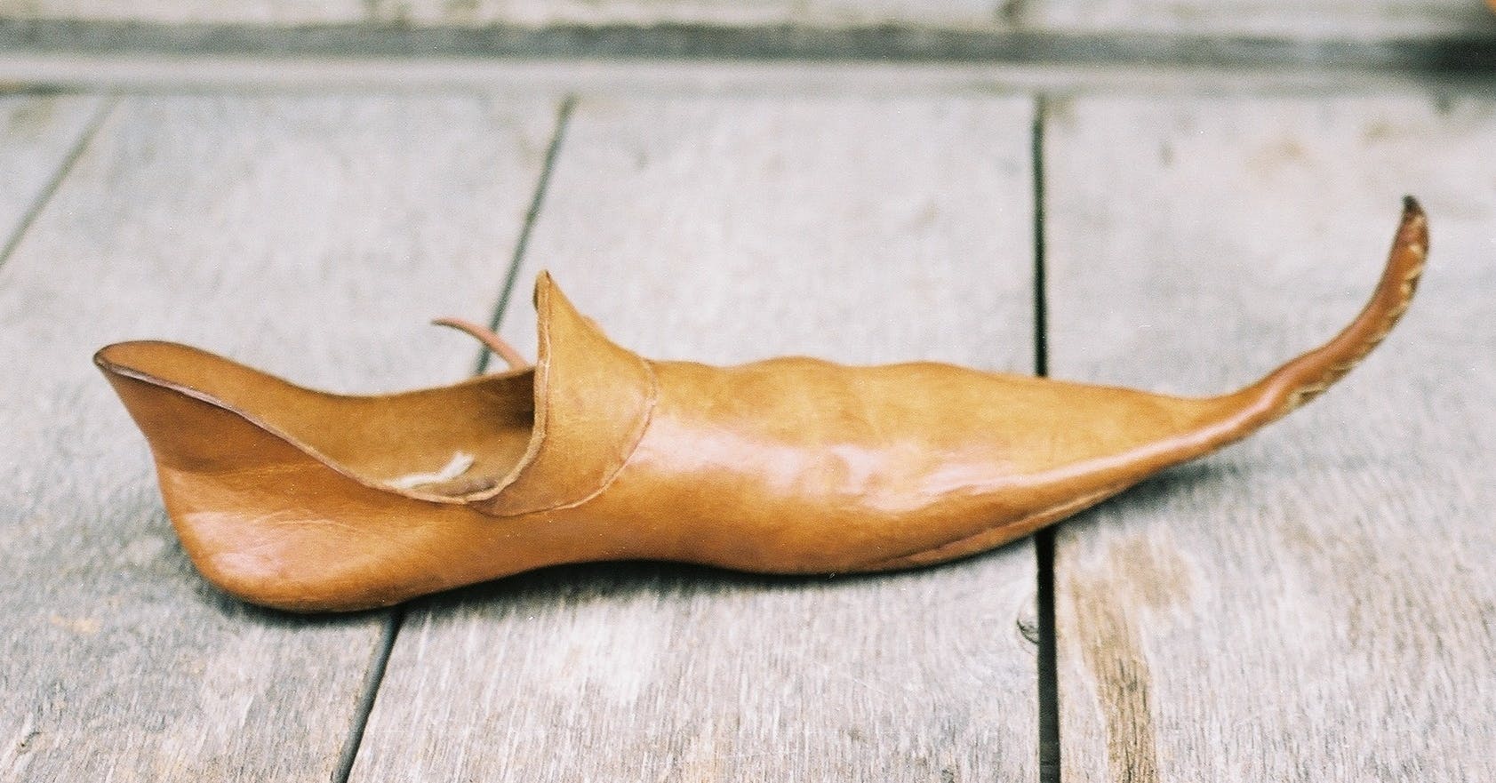 Derfor gik de rige med snabelsko i middelalderen | historienet.dk