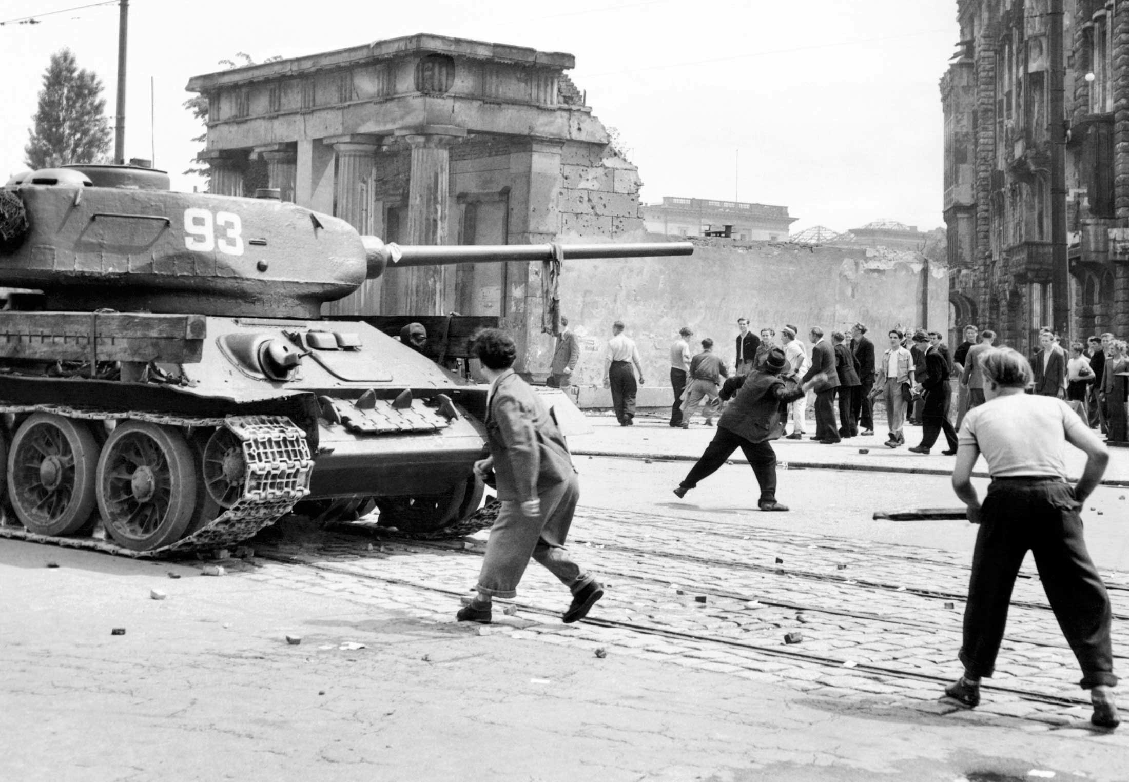 DDR was dicatuur vermomd als democratie | Historianet.nl