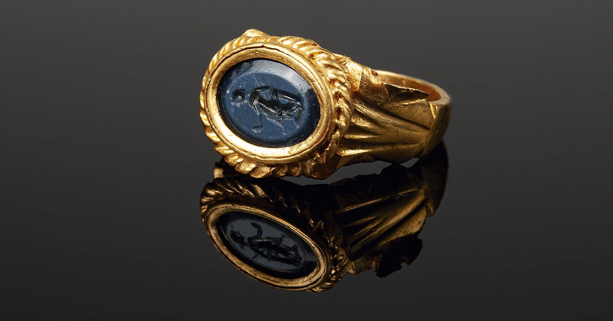 Romersk guldring med gudinnemotiv hittad i Frankrike | varldenshistoria.se