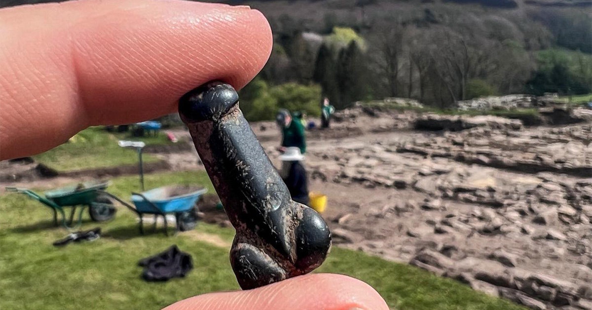 Miniatyrfallos funnet ved romersk festning | historienet.no