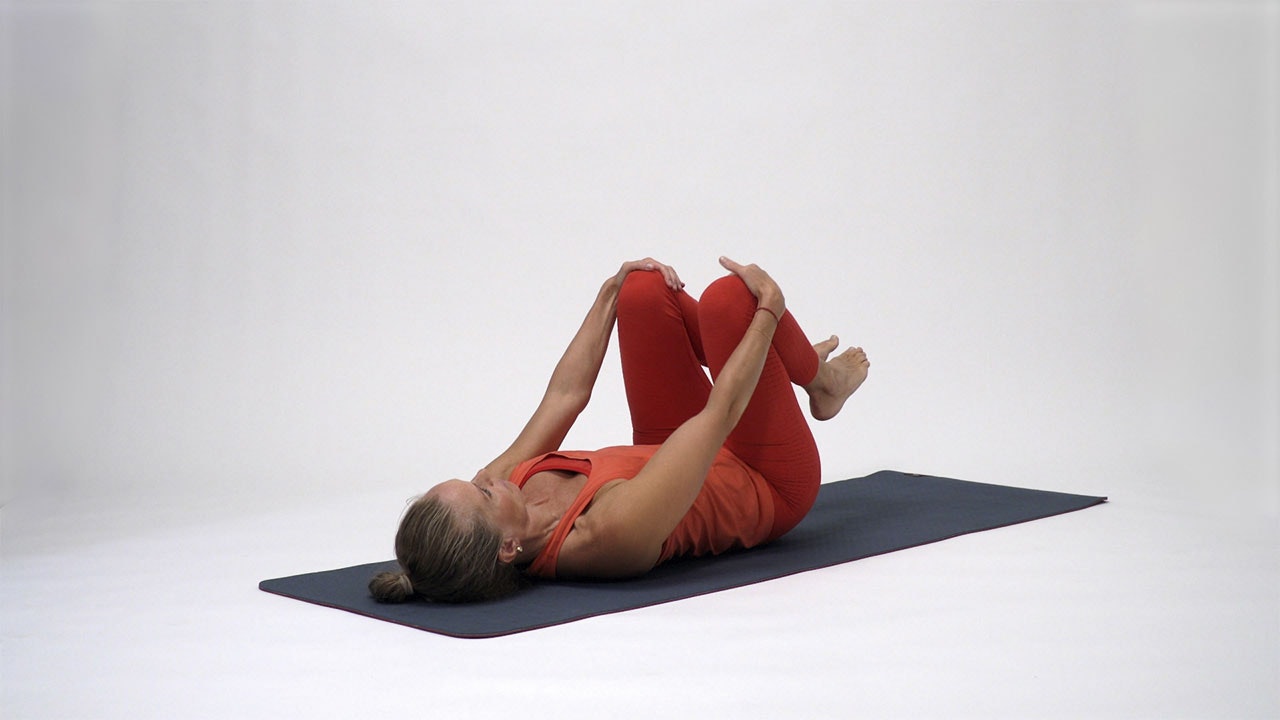 Liggende benløft – sådan laver du øvelsen (video) | iform.dk