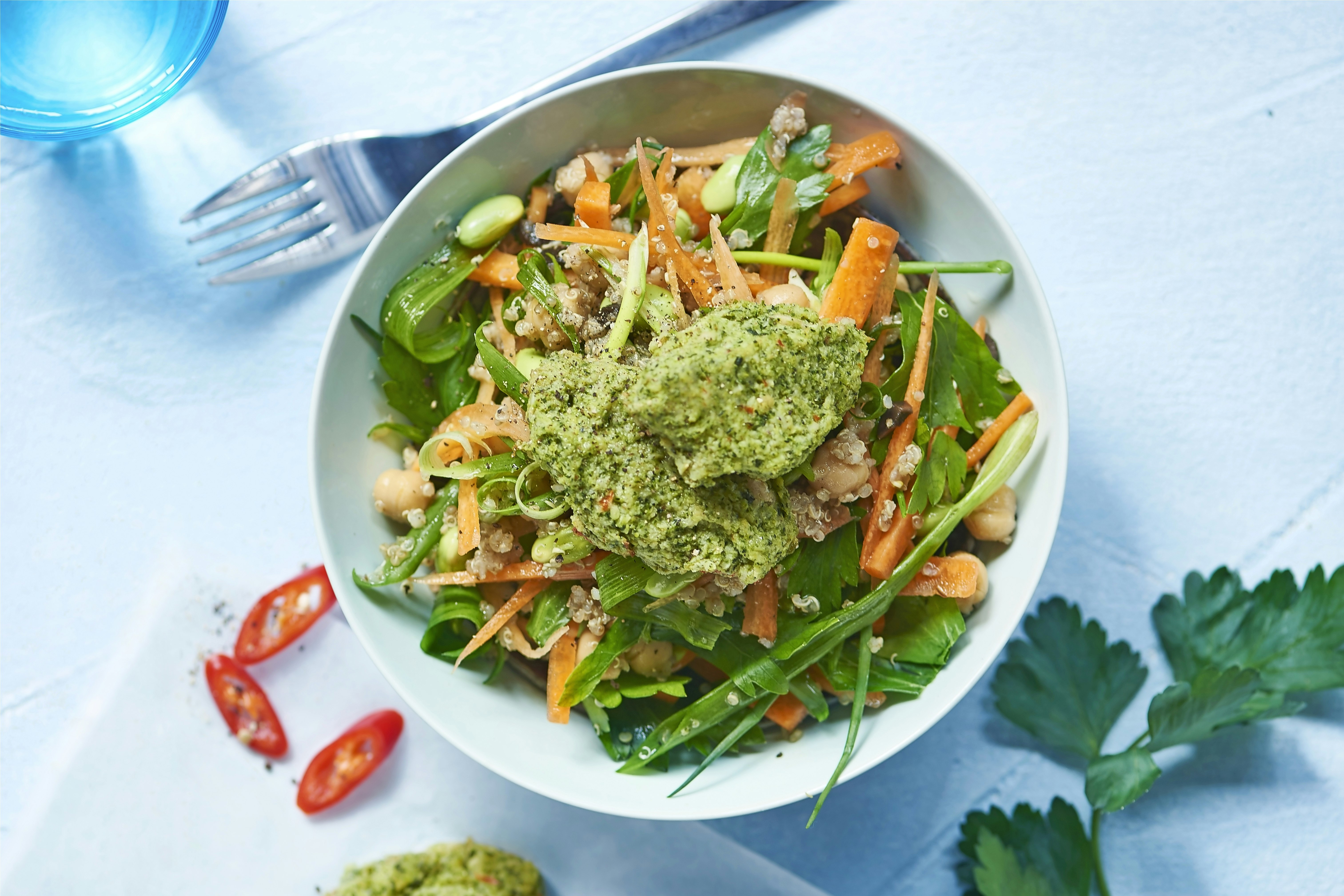 Vegetar-frikadeller med broccoli og quinoasalat | iform.dk