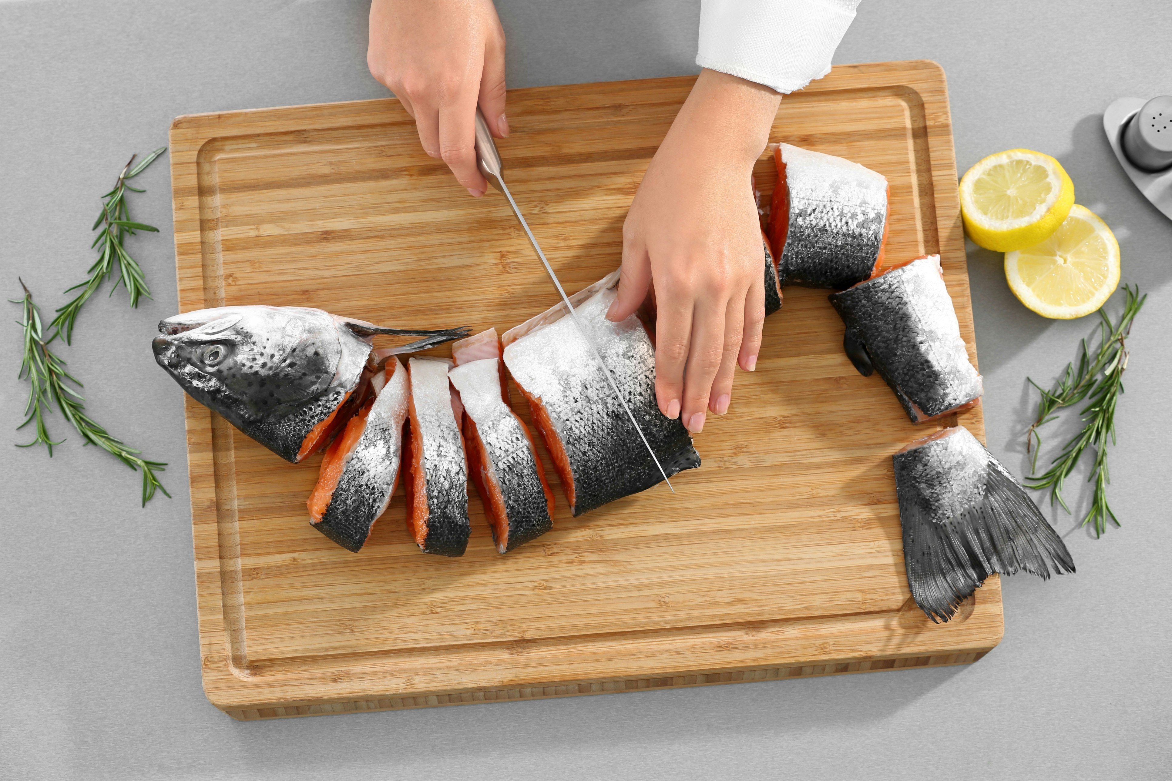 Laks – derfor er den fede fisk super sund | iform.dk