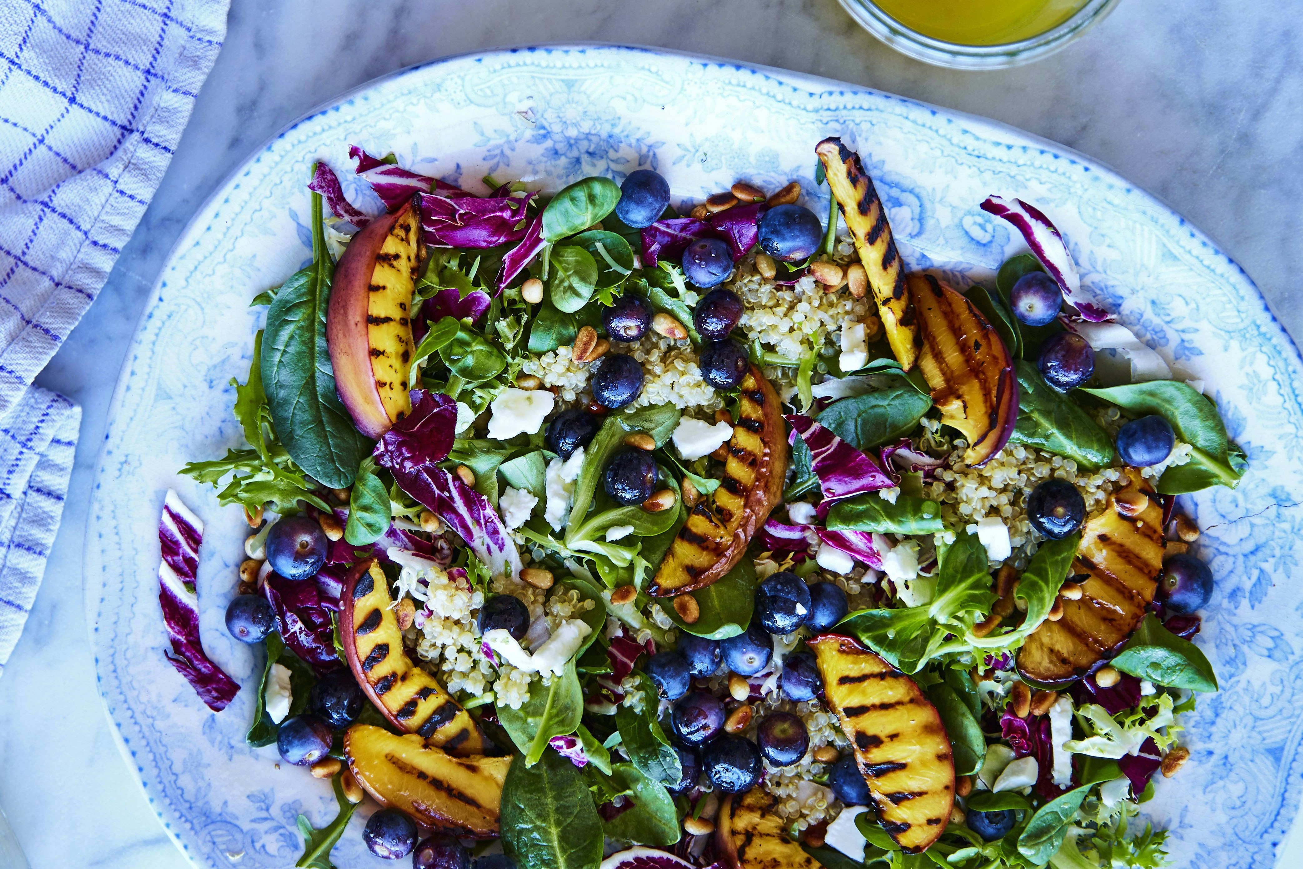 Helppo ja terveellinen ruokalista – Marjaisat salaatit | kuntoplus.fi