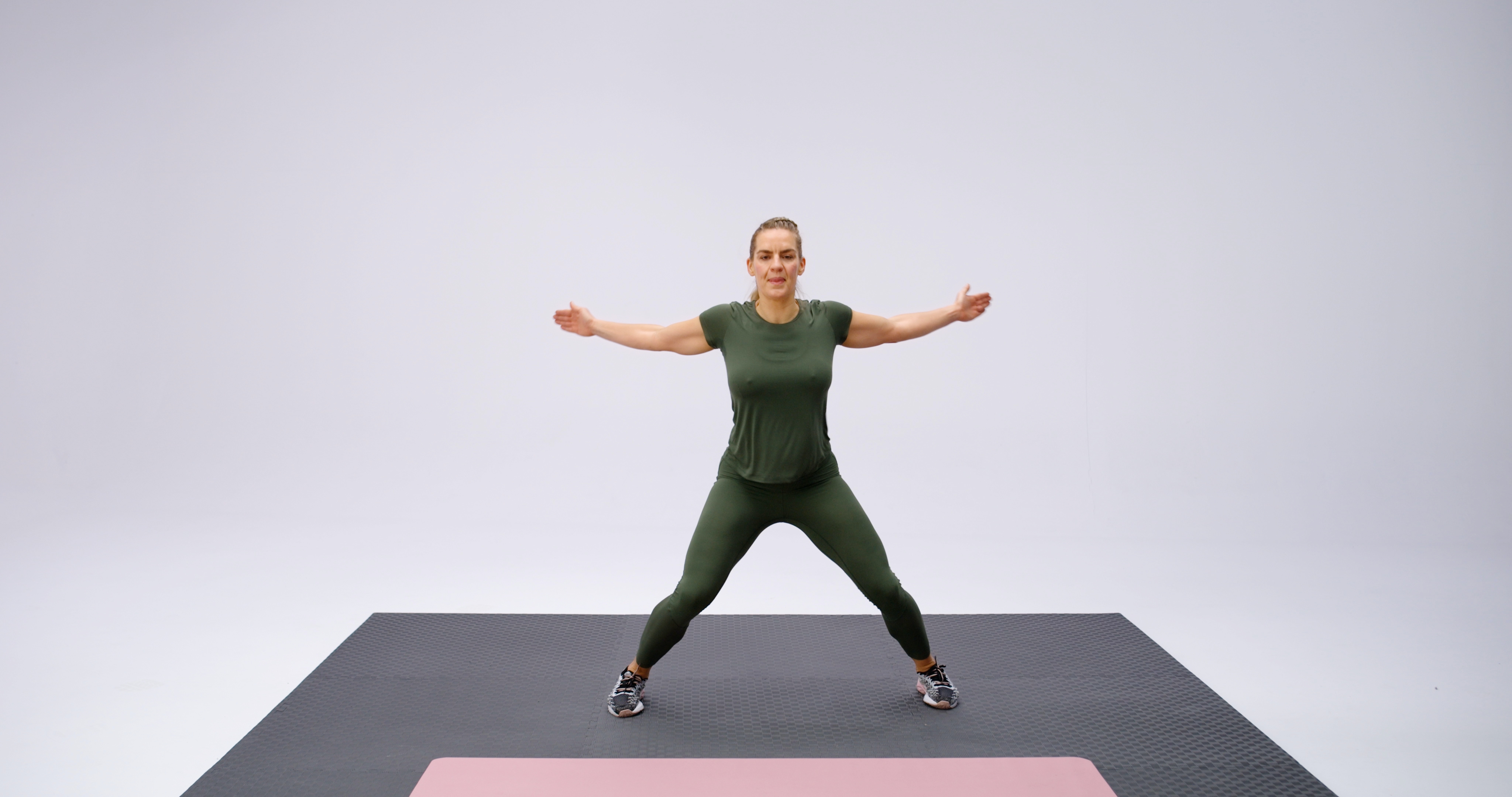 Predator jumping jacks – slik gjør du øvelsen (video) | I FORM