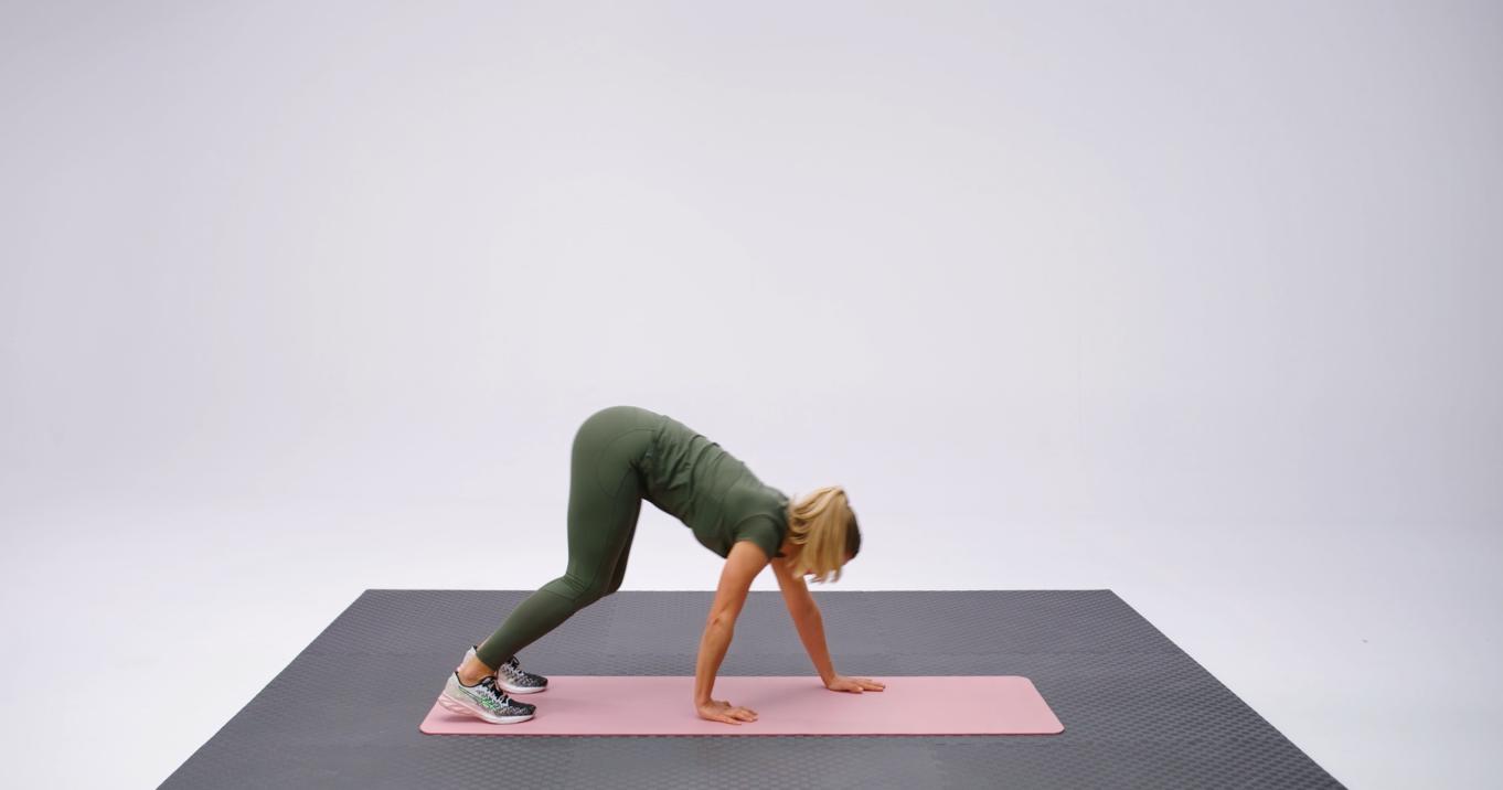 Walkout – sådan laver du helkropsøvelsen (video) | I FORM