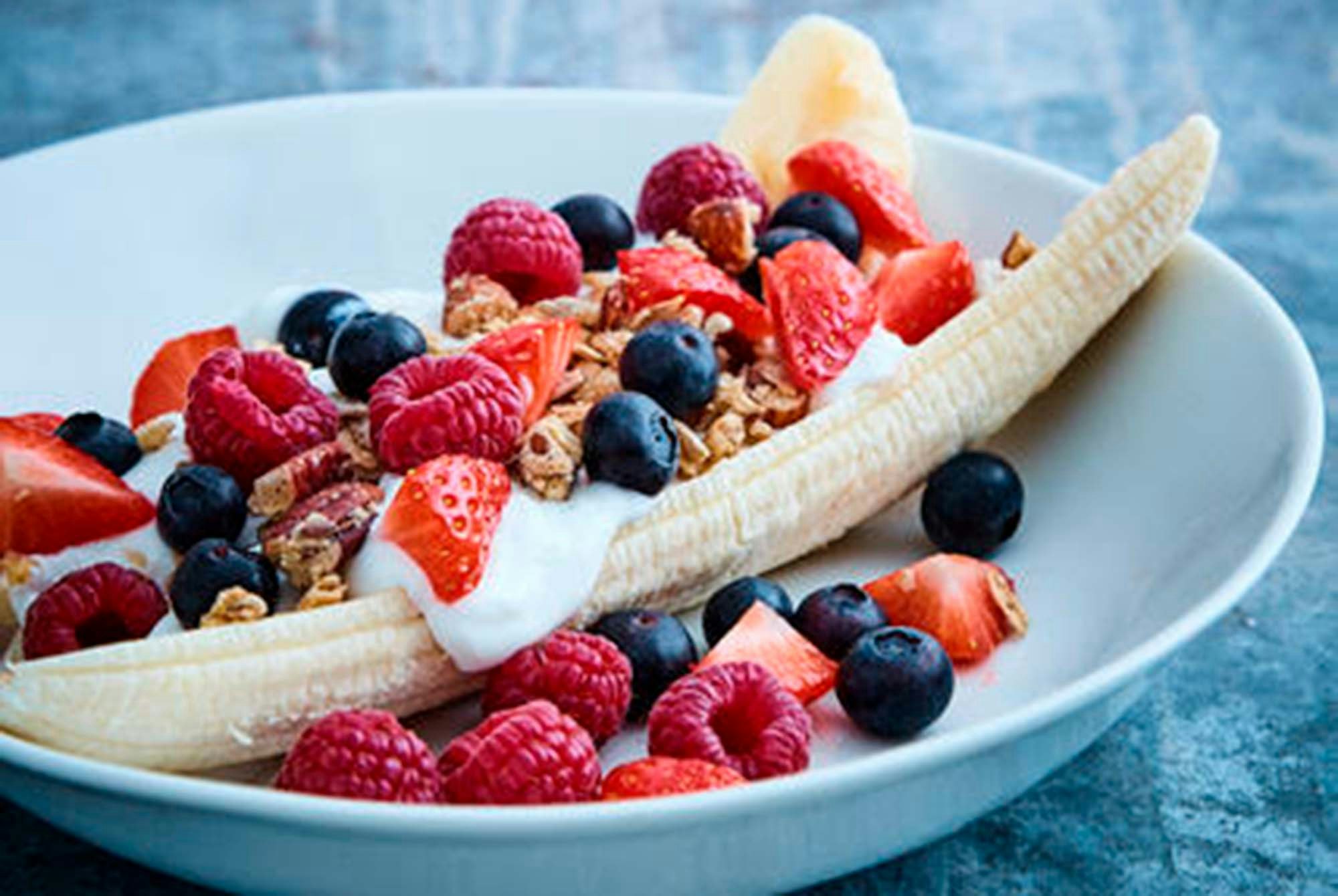 Bananasplit – få en sund og lækker opskrift her | iform.dk