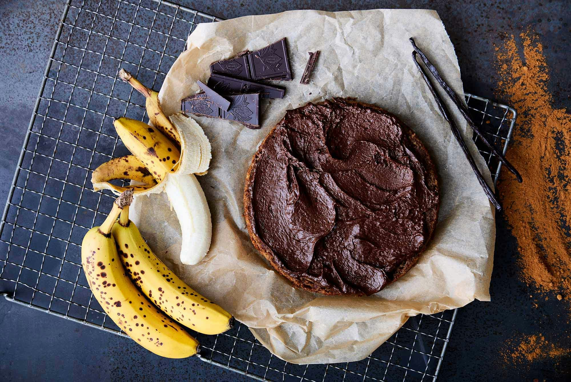 Sunn banankake med sjokolade - få en enkel oppskrift her | iform.nu