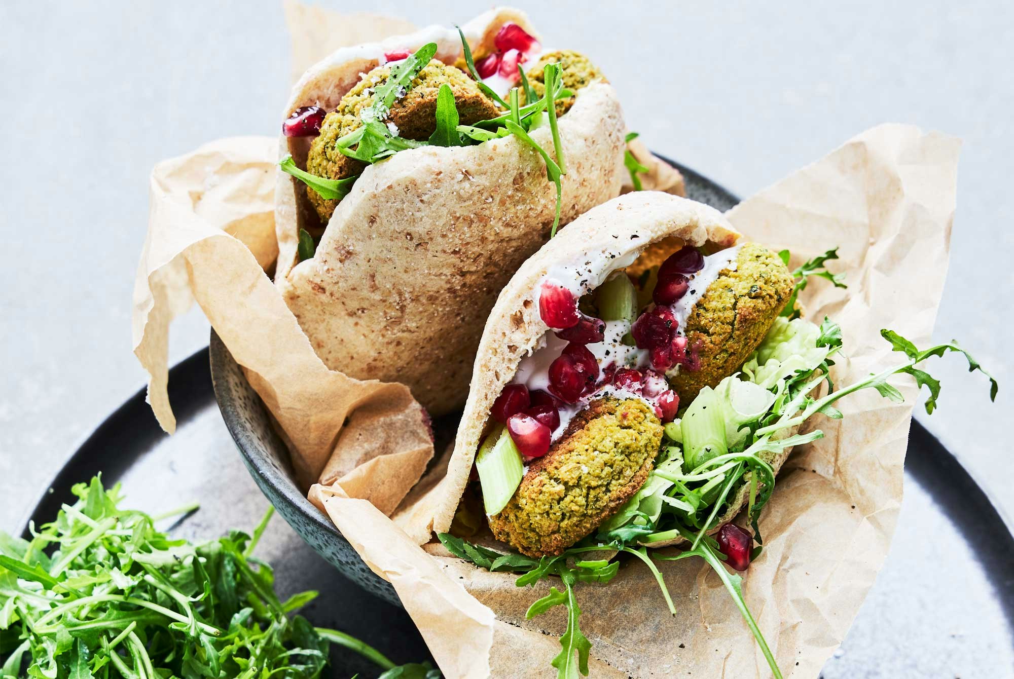 Pitabröd Med Hemlagad Vegansk Falafel I Ugn