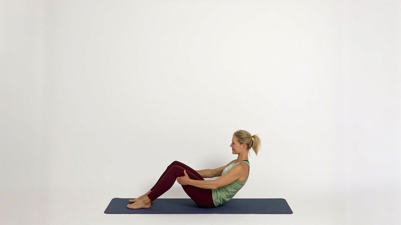 Pilatesövning: C-Curve | iform.se