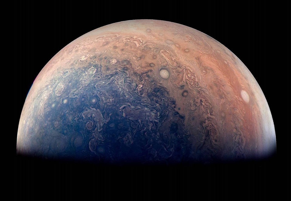 NASA geeft unieke foto’s van Jupiter vrij | wibnet.nl