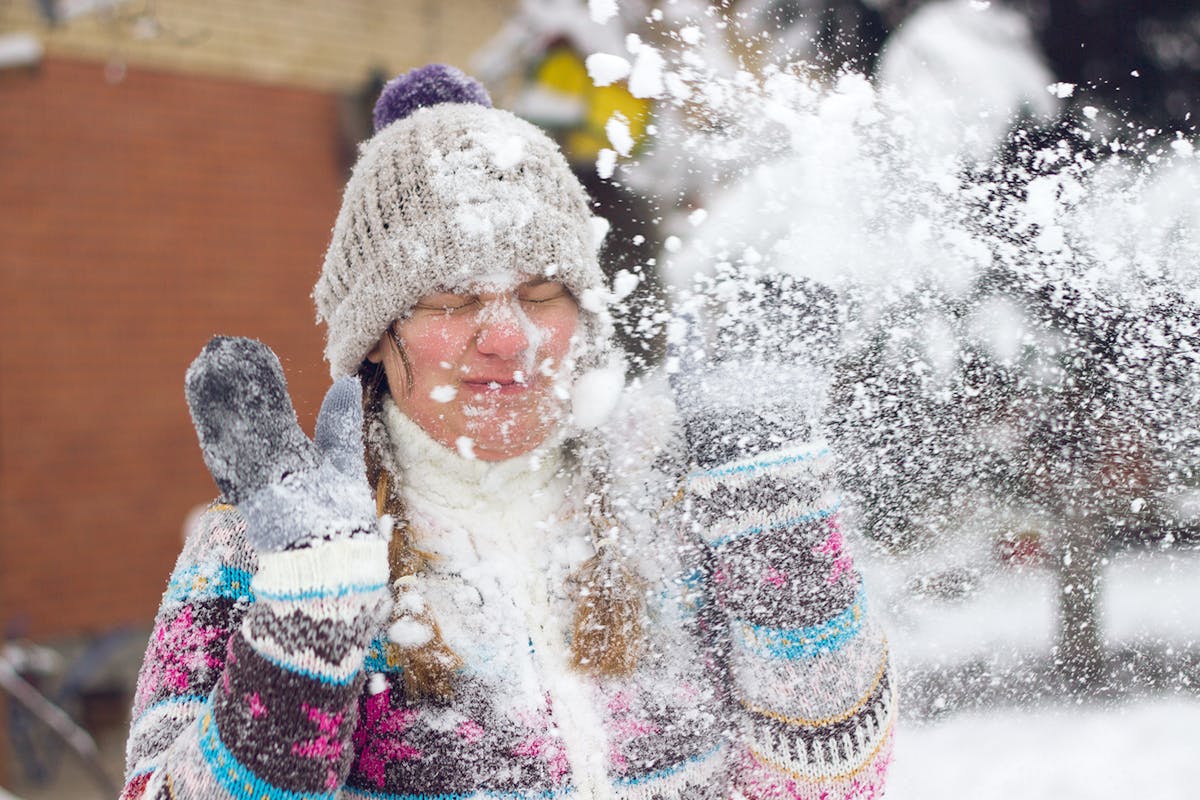 Snø-fakta: Hva er snø - og er to snøfnugg alltid like? | illvit.no