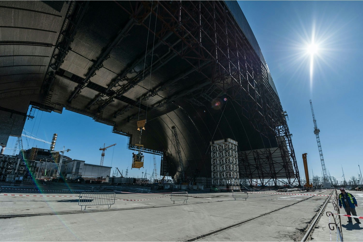 Tsjernobyl wordt bedolven onder 36.000 ton staal | wibnet.nl
