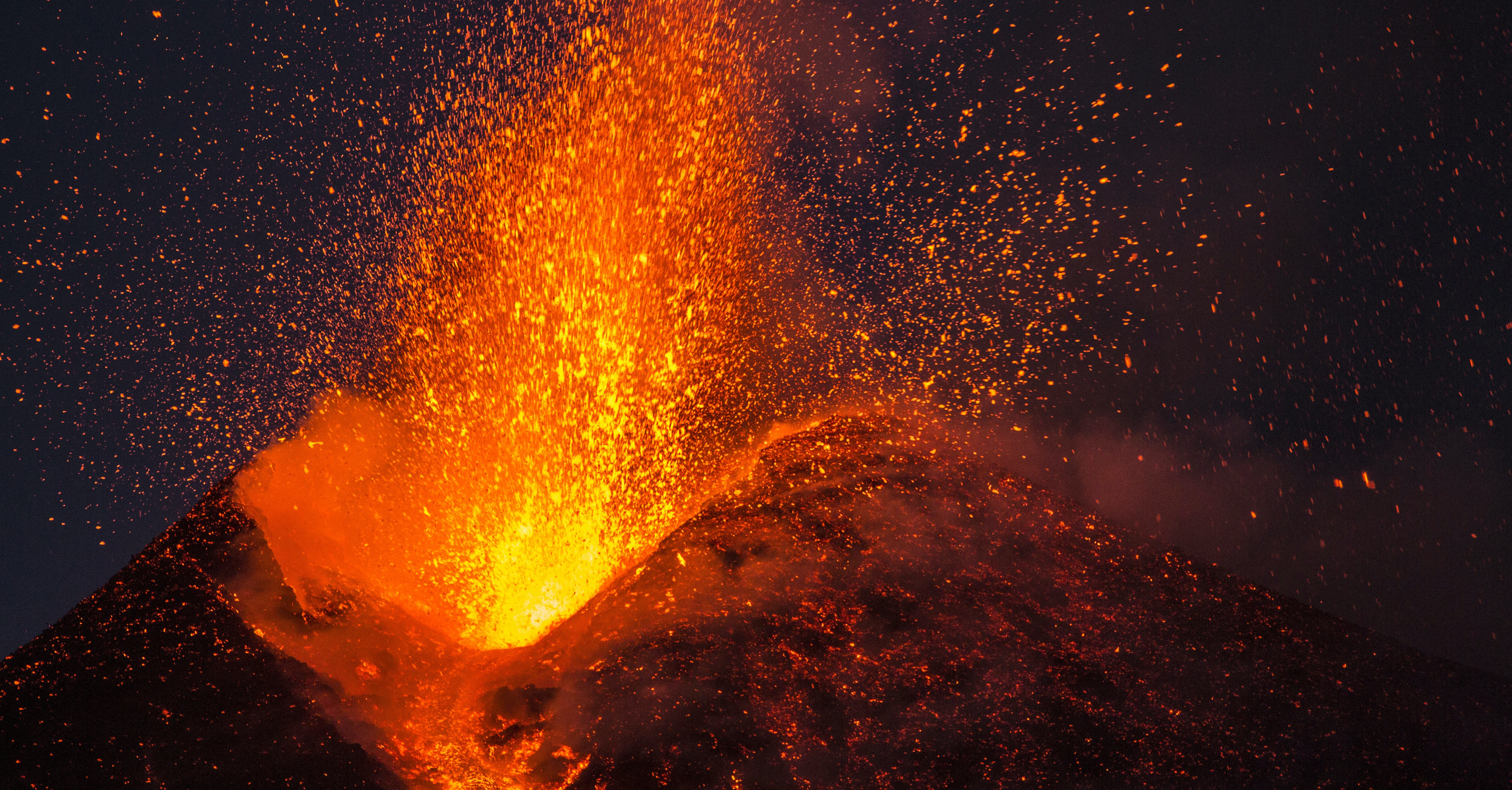 Vulkaner – Hva er en vulkan og hvordan oppstår vulkanutbrudd? | illvit.no