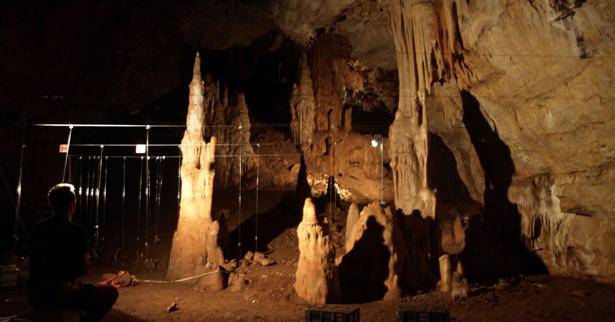Deep in the ground, our ancestors and the Neanderthals may have ...