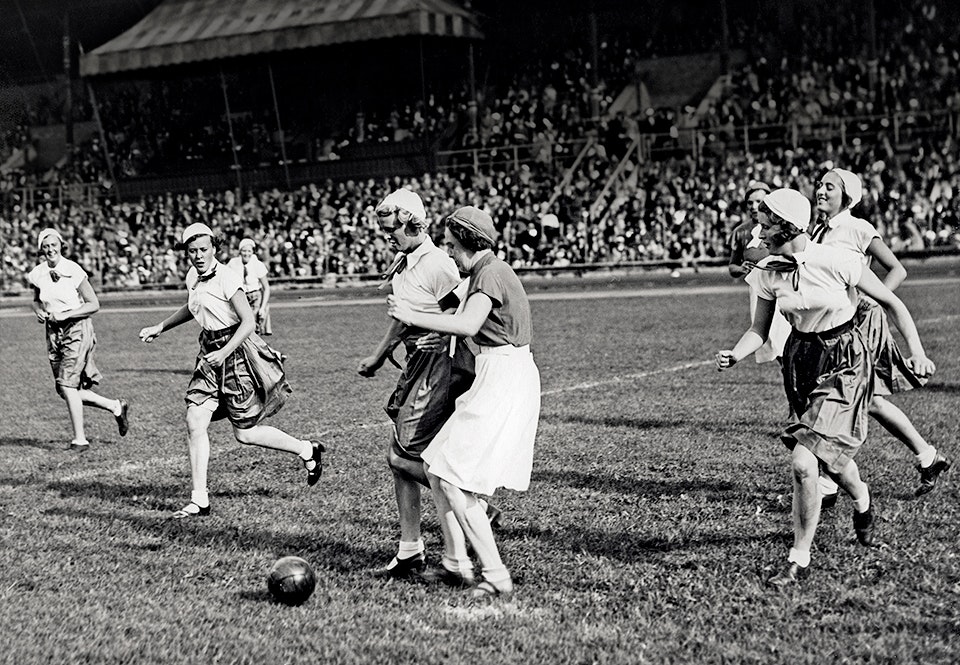 Lång och krokig väg för damfotbollen | popularhistoria.se