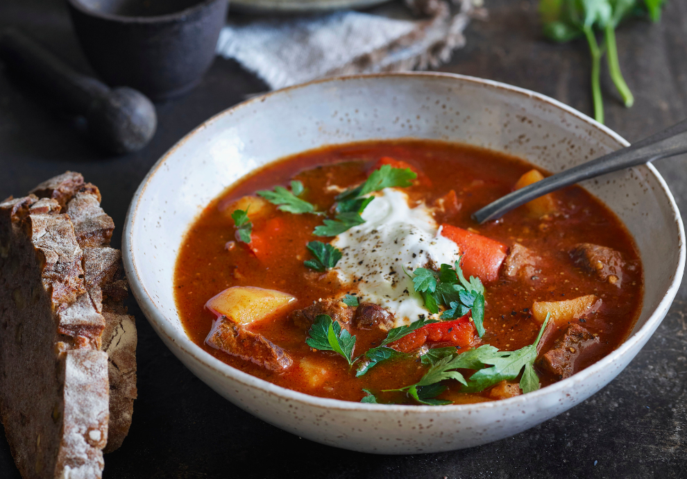 Ungarsk Gulasj Oppskrift På Ekte Ungarsk Gulasjsuppe Fra Gulasj.no
